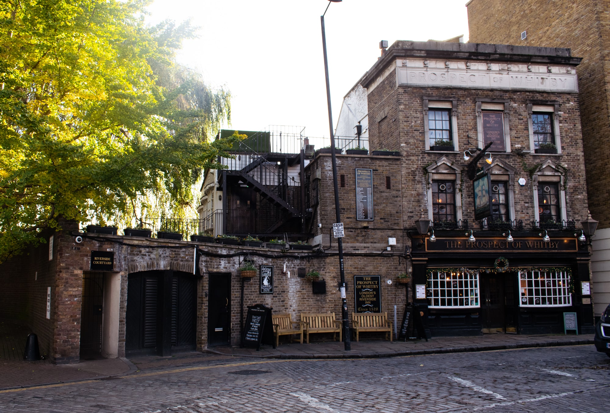 The Best Pubs in Wapping, London - What Amy Says